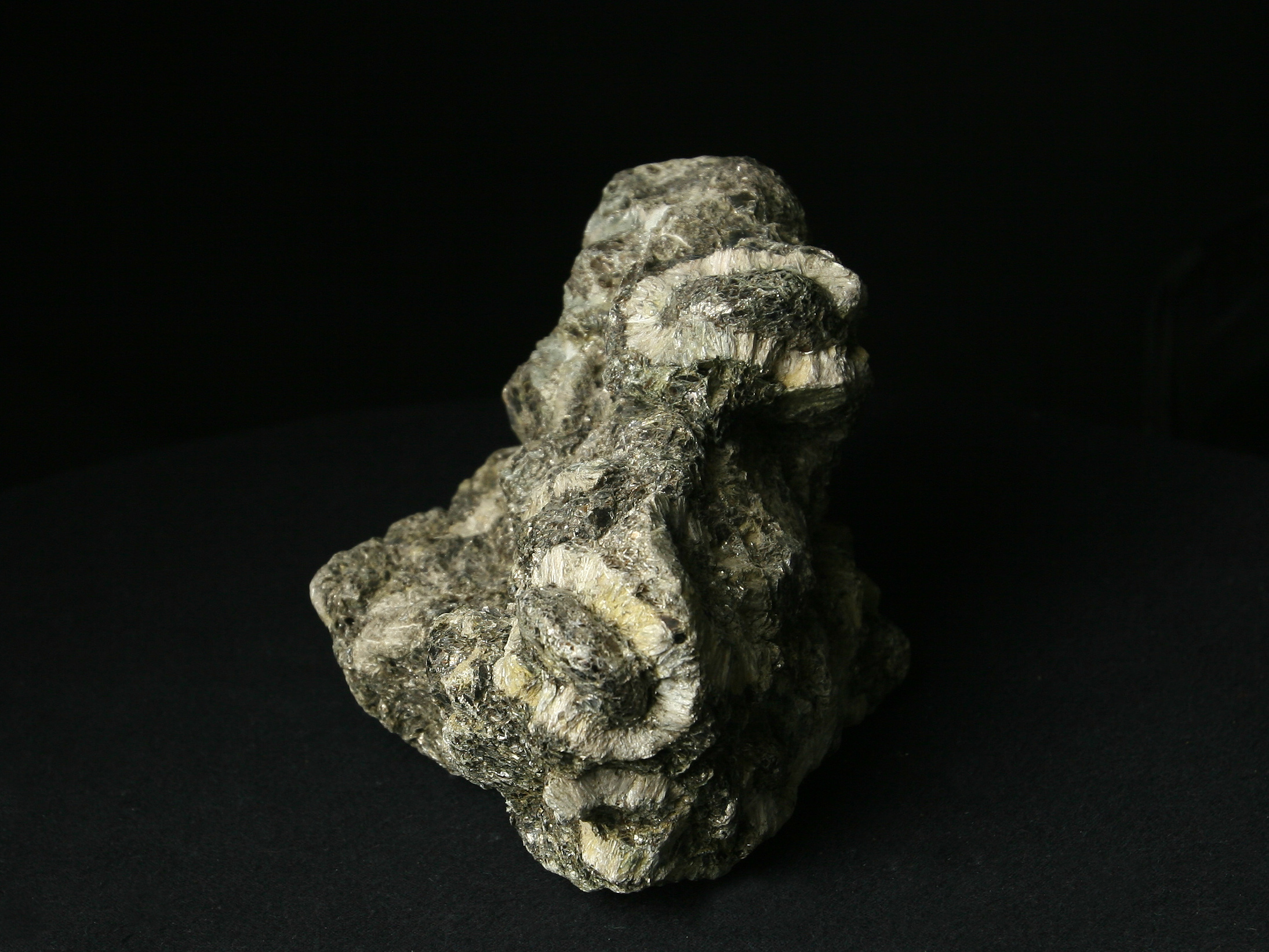 Anthophyllit, Phlogopit, Chlorit