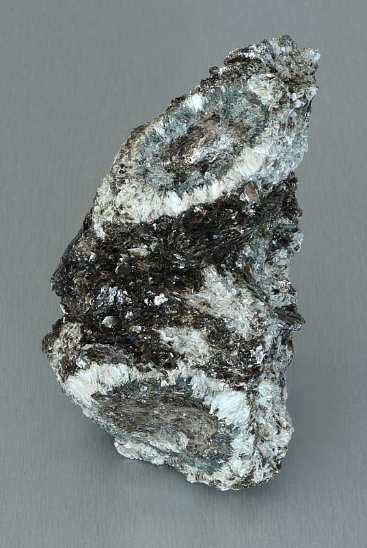 Anthophyllit, Phlogopit, Chlorit